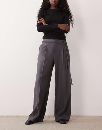 Gina Tricot Gina Tricot pantalon ajust&eacute; taille mi-haute avec ceinture gris fonc&eacute;
