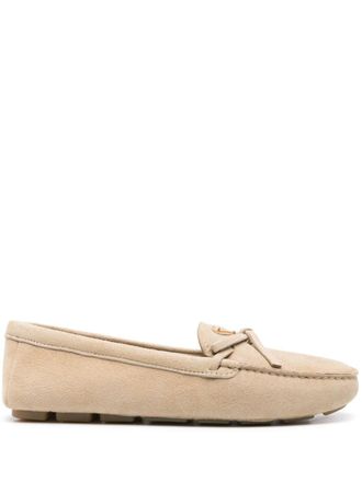 Prada Loafer aus Wildleder mit Logo - Nude