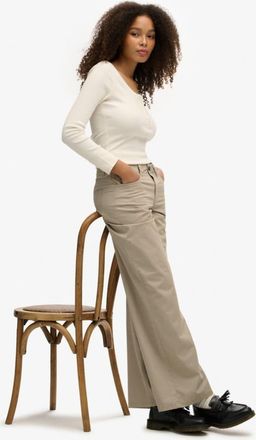 Superdry Weite Chinohose in Pflastergrau mit mittelhohem Bund