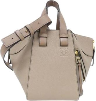 Loewe Sac bandouli&egrave;re compact Hammock Pre-owned en cuir de veau - Femme - Pre-owned - Beige - Taille: ONE Size
