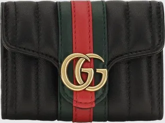 Gucci GG Marmont Portemonnaie aus gestepptem Lammleder mit Logo