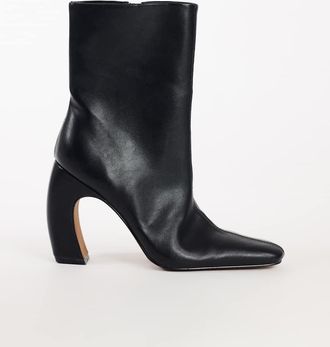 Topshop Karter Stiefelette mit geschwungenem Absatz in Schwarz aus Stretch-Kunstleder