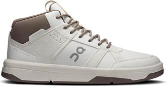 On THE ROGER Clubhouse Mid