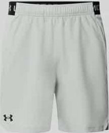 Under Armour Shorts mit elastischem Bund und Logo