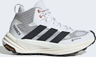 adidas adidas Performance Terrex freehiker 3 mid GORE-TEX Hiking-Sneaker in Wei&szlig; und Schwarz