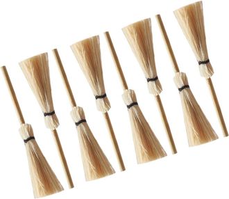 Valiclud 8 Stück Teiliges Mini Besen aus Künstlichem Stroh Detailreiche Miniatur Hexenbesen für Puppenhaus Halloween Dekoration Abnehmbar Langlebig für Hexen u