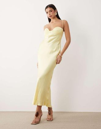 Bardot Devi - Camisole-Maxikleid aus Satin in Zitronengelb mit K&ouml;rbchendetail und R&uuml;ckenausschnitt