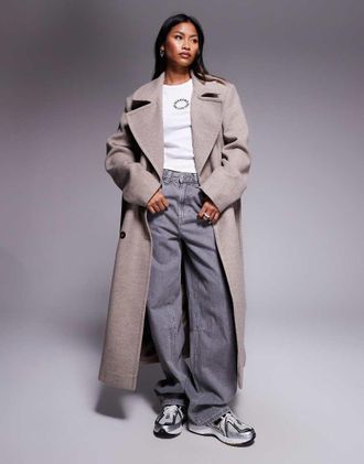 Asos Weekend Collective - Twill-Maximantel in Hellbeige mit G&uuml;rtel-Wei&szlig;