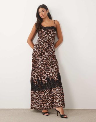 Tfnc robe longue caraco en satin avec appliqu&eacute; de dentelle imprim&eacute; l&eacute;opard-Multi