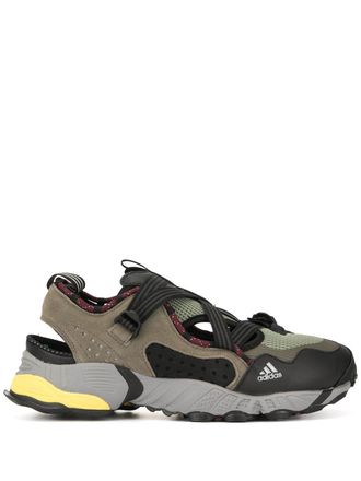 adidas baskets &agrave; d&eacute;tails de d&eacute;coupes Novaturbo H6100LT - Multicolore