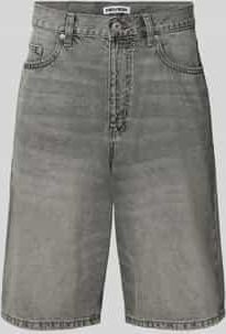 Review Jeansshorts im Used-Look mit Eingrifftaschen