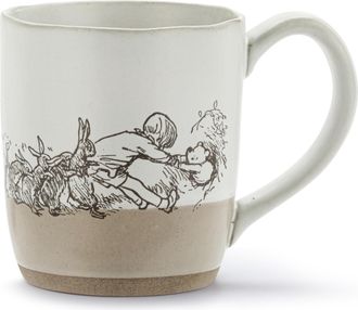 Demdaco Pooh Classic Yellow Bear Everyday Collection Helping Hands Pooh und Christopher Robin Kaffeetasse aus Steingut, 400 ml, für Ihren Lieblings-Kaffeebech