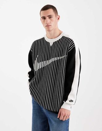 Nike Club - Lang&auml;rmliges Strick-Sweatshirt in Schwarz und Wei&szlig;