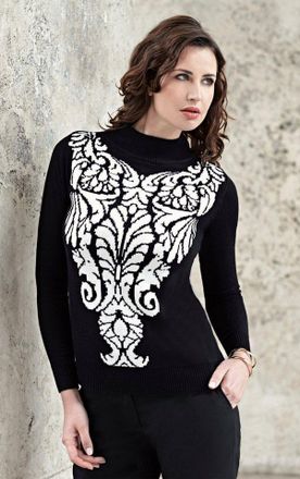 Passioni Strickpullover mit hohem Kragen in Schwarz und einem weißen floralen Ziermuster