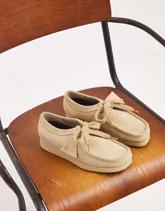 Clarks Wallabee Lite - Wildleder-Schuhe in Ahorn-Wei&szlig;