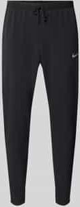 Nike Slim Fit Trainingshose mit Dri-FIT-Technologie Modell Stride
