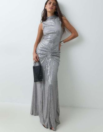 Asos robe longue colonne en tulle &agrave; sequins, col montant, d&eacute;tails godets, argent&eacute;e