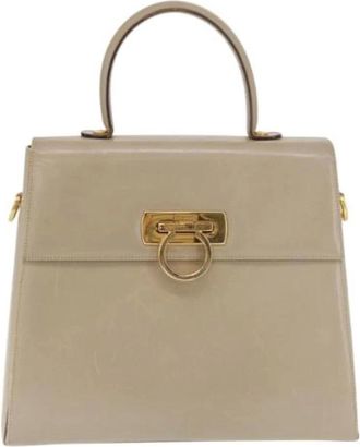 Ferragamo Sac port&eacute; main convertible Gancini Pre-owned - Femme - Pre-owned - Beige - Taille: ONE Size