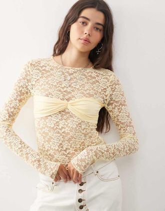 Lioness Midnight - Lang&auml;rmliges Oberteil aus transparenter Spitze in Buttergelb