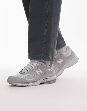 New Balance 2002 - Unisex-Sneaker in Weiß und Grau