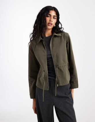 Asos Jacke aus Papertouch-Material in Khaki mit tailliertem Ballonsaum und Kragen-Grün