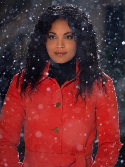 Wunderschöne „Cosy Girl“ Looks aus unseren liebsten RomComs