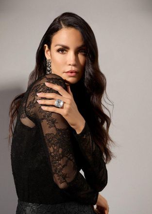 Madeleine Langarmshirt Elegantes Rundhals-Oberteil aus feinem Netz Zartes, semitransparentes Design mit langen &Auml;rmeln