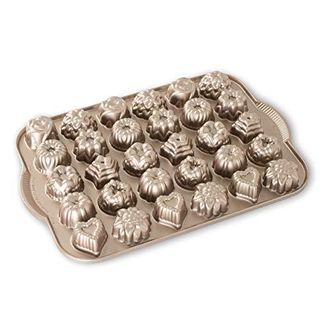 Nordic Ware Mini Gugelhupf-und Pralinenform, Aluminiumguss-Kuchenform mit 16 Vertiefungen, Antihaft-Backform, Hergestellt in den USA, Farbe: Toffee