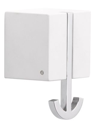 Pieperconcept ANCORA, Wandhaken aus robustem Massivholz Buche in wei&szlig; matt lackiert. Der Haken ist ein Metall glanz verchromtes Gussteil zum ein- und ausklappen. Ma