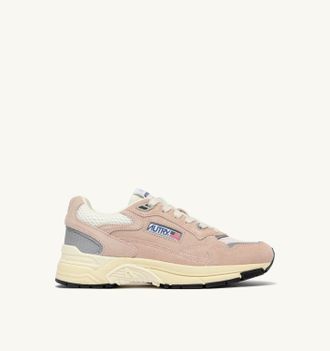 Autry BASKETS HYPERWAY EN MESH EN DAIM SILK ET MARSHMALLOW