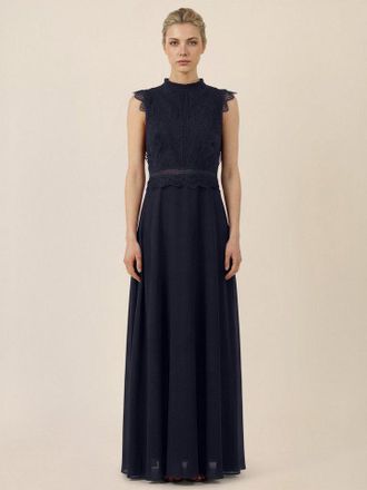 Apart Abendkleid mit H&auml;kelspitze und Stehkragen