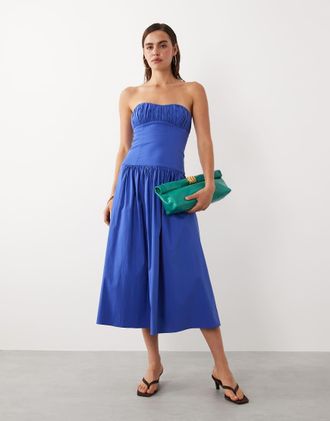 Mango x Hailey Bieber - Robe longue structur&eacute;e &agrave; &eacute;paules d&eacute;nud&eacute;es et taille basse - Bleu &eacute;lectrique