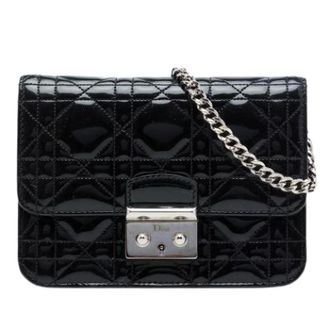 Dior Sac bandouli&egrave;re matelass&eacute; en cuir verni Pre-owned - Femme - Pre-owned - Noir - Taille: ONE Size