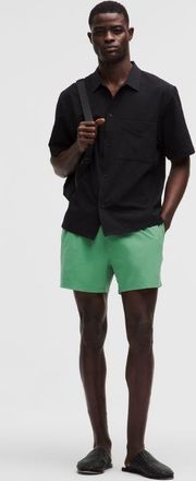 lululemon Short de bain Doubl&eacute; pour Hommes - 13 cm - Vert - Taille 2XL