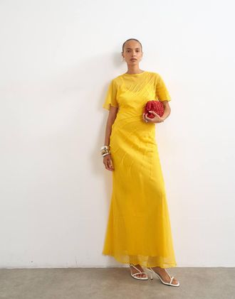 Topshop robe longue en mousseline transparente avec d&eacute;tails pliss&eacute;s en Marigold-Pas de couleur