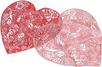 Garneck 2 St&uuml;ck Herzf&ouml;rmige PVC Tischsets zum Valentinstag rutschfeste Couchtischmatten Hitzebest&auml;ndig Dekorative Platzsets f&uuml;r K&uuml;che und Gartenparty