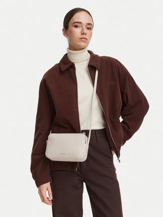 Calvin Klein Handtasche Calvin Klein Foil Logo Elongated Camera Bag LV04F3276G Creme