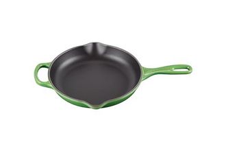 LE CREUSET Signature 20182234080422 Poêle à frire et de service en fonte ronde Ø 23 cm Compatible tous feux dont induction 1,93 kg Bambou