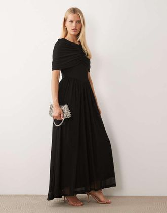 Vero Moda Jersey-Maxikleid in Schwarz mit Cape-Detail