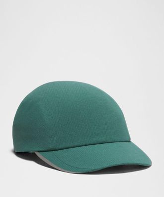 lululemon Fast and Free Laufkappe - Gr&ouml;&szlig;e S/M in Deep Marina