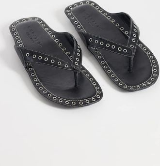Asos Fisher - Hochwertige Sandalen aus Leder in Schwarz mit Zehensteg und &Ouml;sen