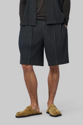 Homme Pliss&eacute; Issey Miyake Monthly Colors : August Shorts