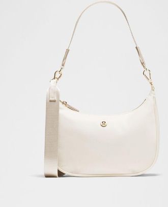 lululemon City Essentials Schultertasche Klein 3 L - Gr&ouml;&szlig;e 3 l in Light Ivory/Gold