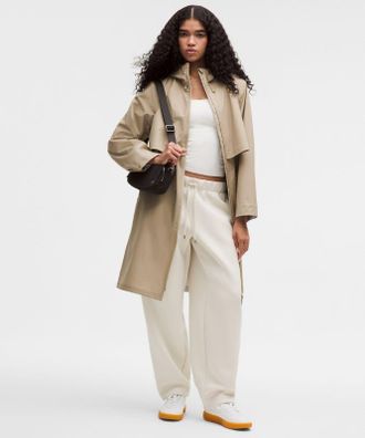 lululemon Manteau de pluie l&eacute;ger &agrave; taille ajustable pour Femmes - Kaki - Taille 2XS