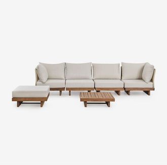 Sklum Dailin 4-teiliges modulares Gartensofa-Set mit 2 Eckst&uuml;hlen, Couchtisch und Pouf aus Akazienholz Akazie Braun - Sklum
