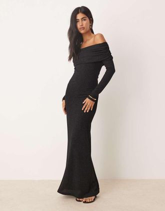 Pretty Lavish Maxikleid aus Jersey in Schwarz mit Carmen-Ausschnitt