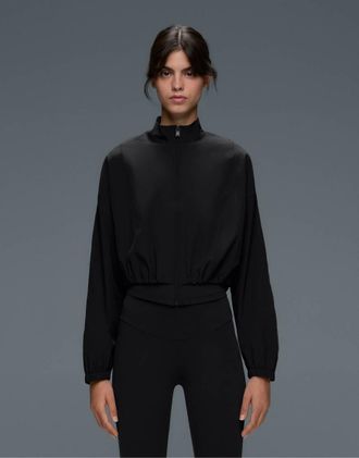 Oysho doppelt dehnbare technische Jacke in Schwarz