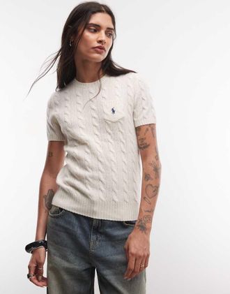 Polo Ralph Lauren pull slim en coton &agrave; torsades &agrave; manches courtes avec logo icon en cr&egrave;me-Blanc