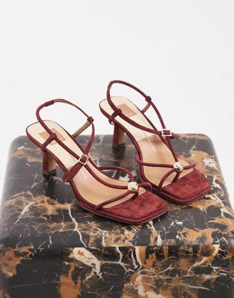 Dolce Vita Mylee - Riemchen-Sandaletten aus Wildleder in Beerenrot mit goldfarbenem Detail