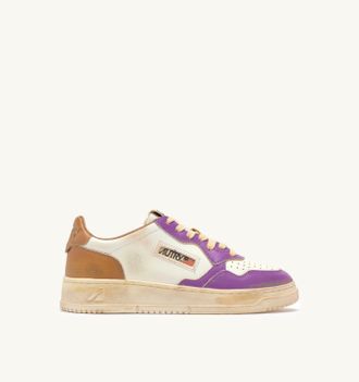 Autry SNEAKERS MEDALIST LOW SUPER VINTAGE AUS LEDER IN WEISS, APPLE CINNAMON UND DEWBERRY